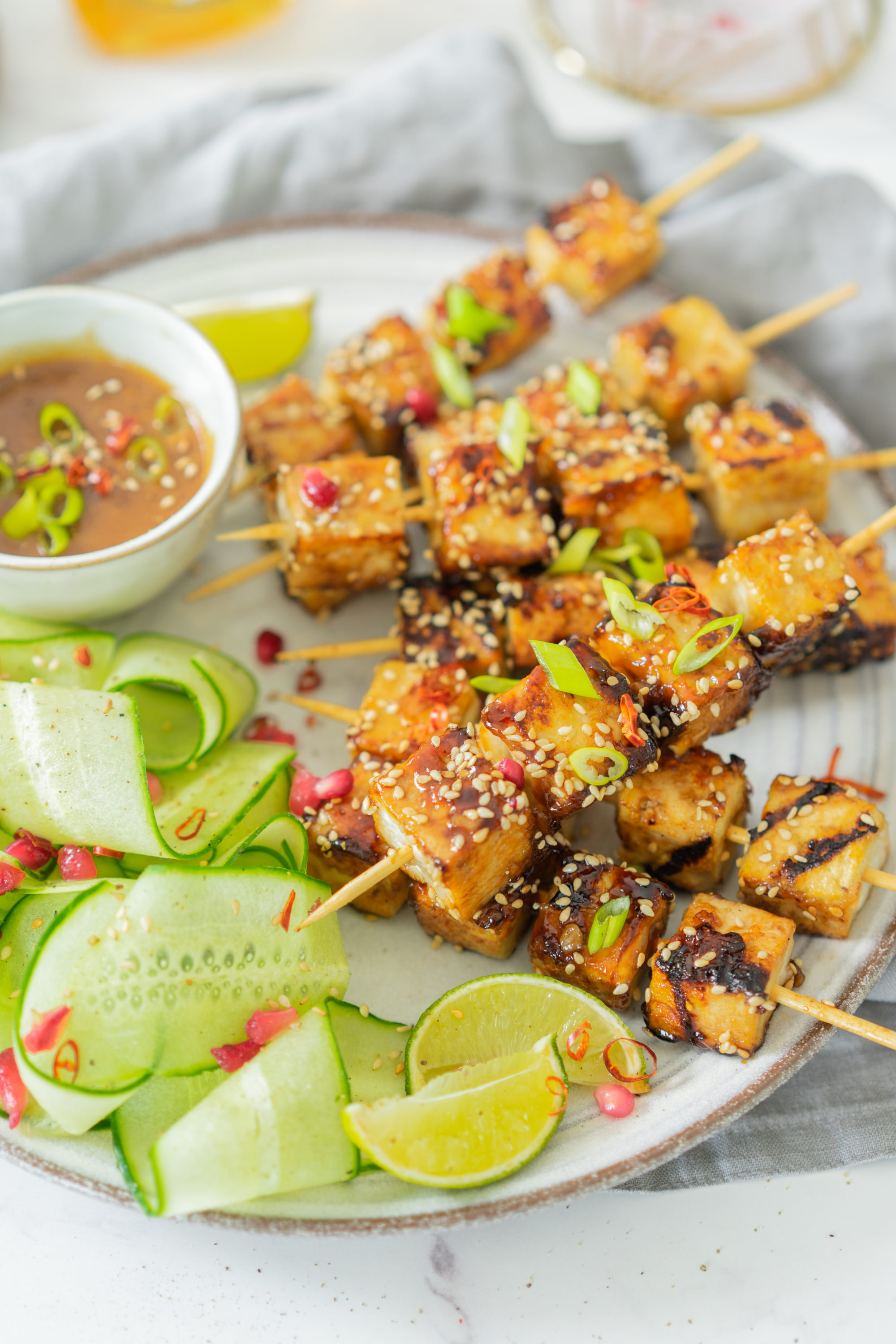 Brochettes de tofu caramélisées – Simply Morane