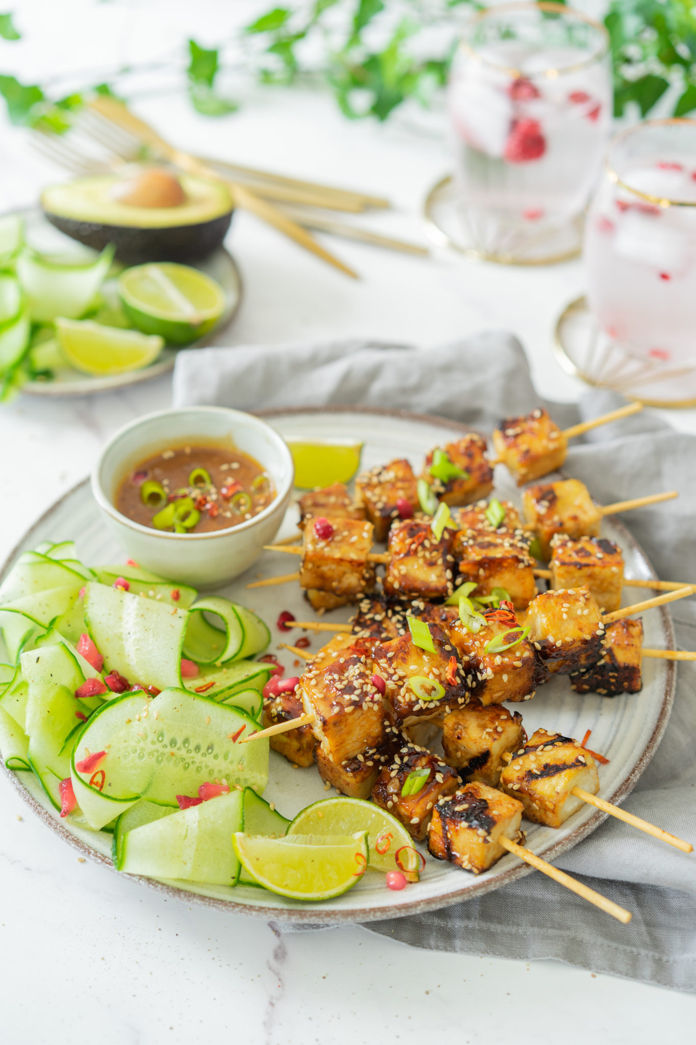 Brochettes de tofu caramélisées – Simply Morane