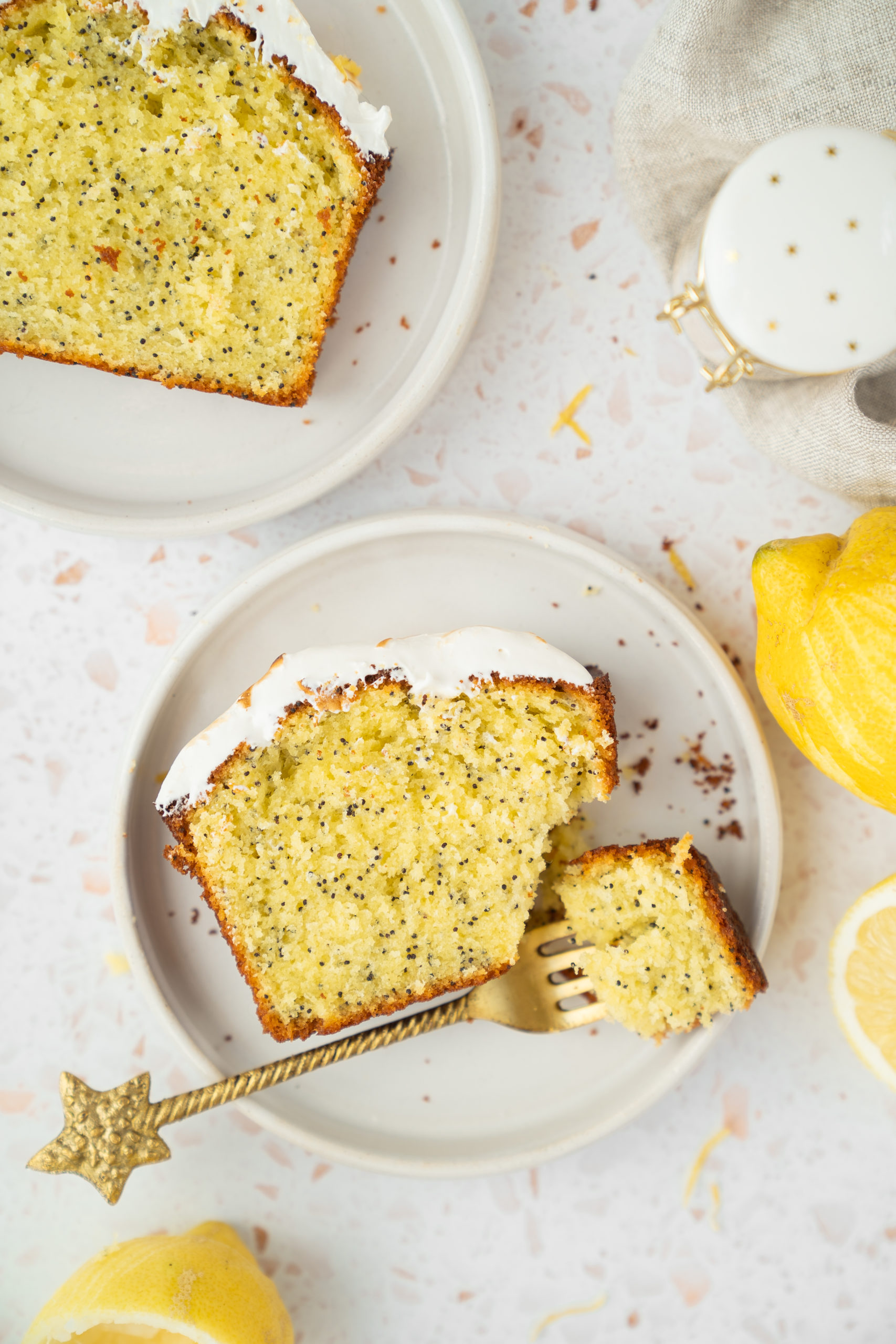 Cake citron pavot, lemon curd et meringue – Simply Morane