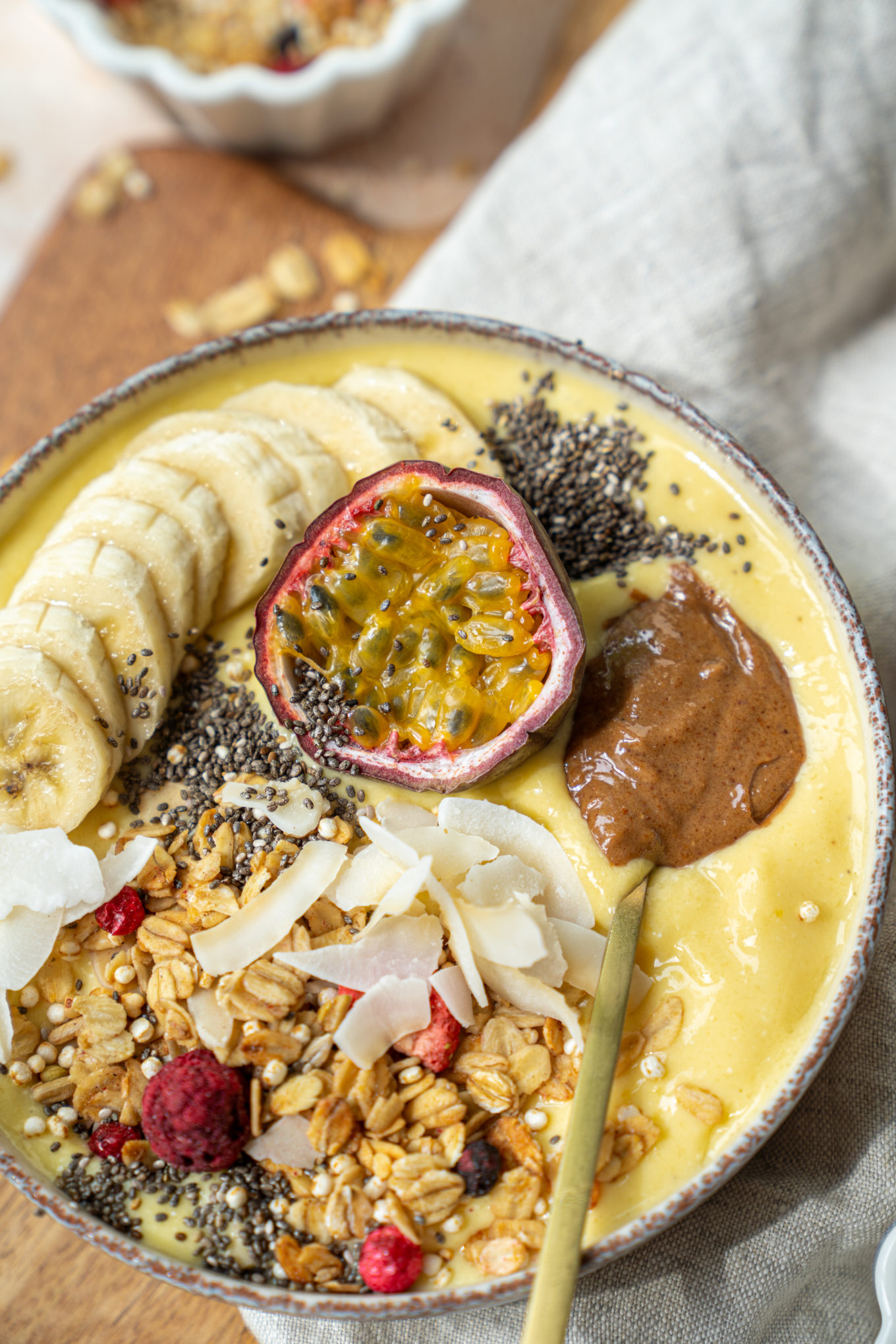 Cake citron pavot, lemon curd et meringue – Simply Morane